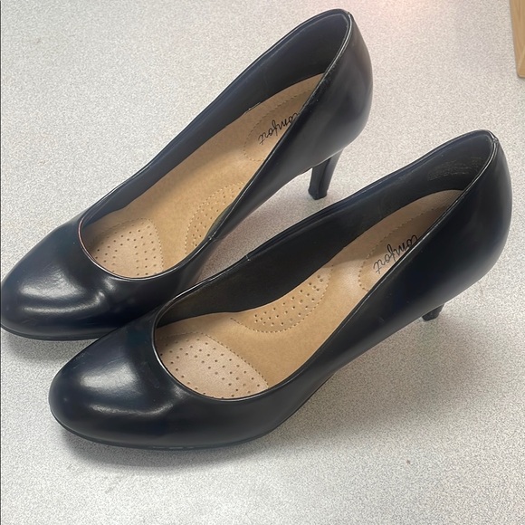 dexflex comfort | Shoes | Dexflex Comfort Black Heeled Pumps Size 8 ...